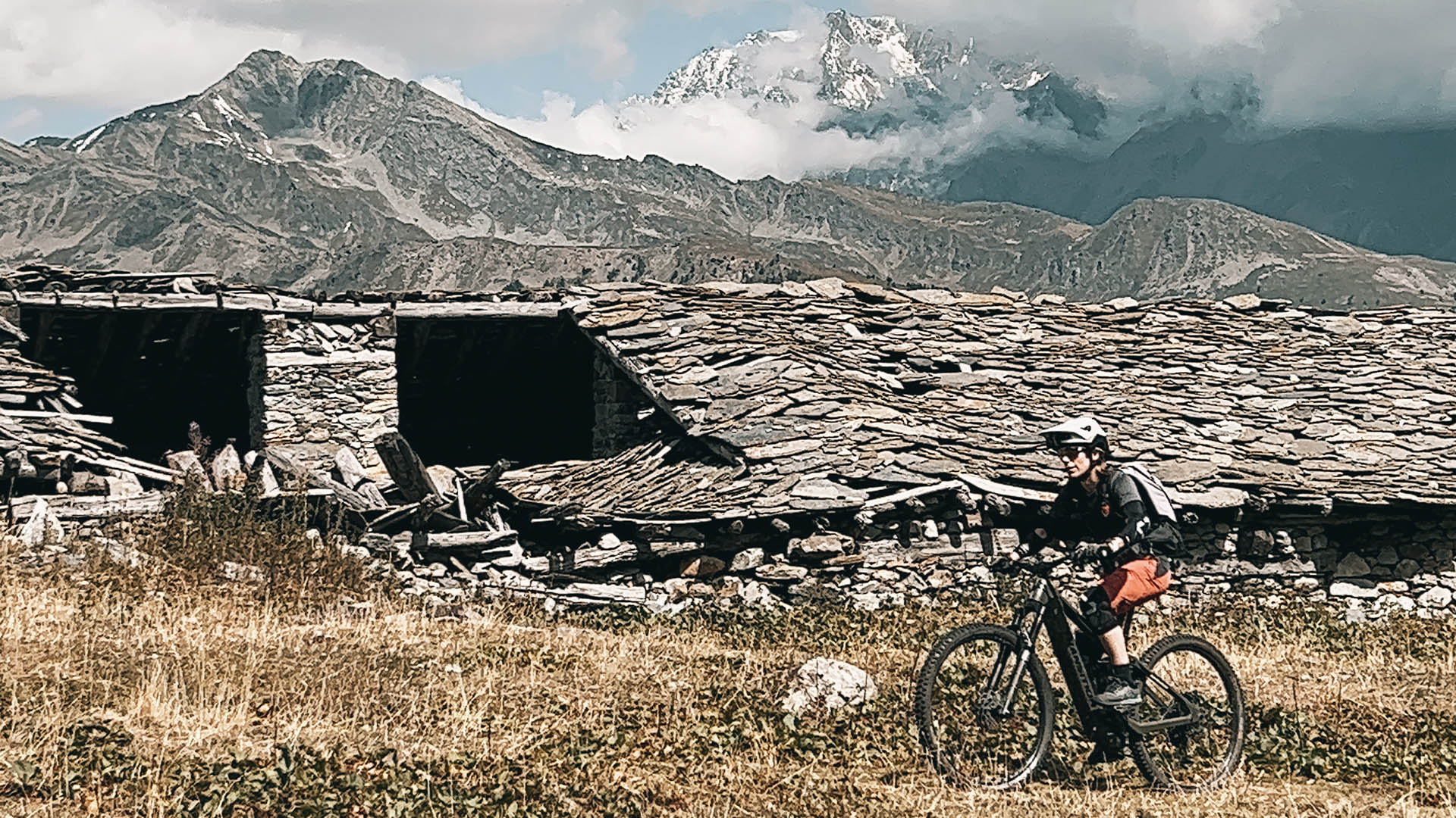 Ebike shuttled tour in Aosta Valley